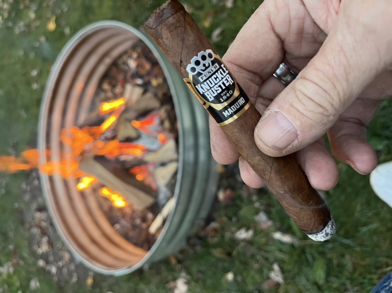 Beautiful fall weekend | Cigar Reviews | Cigar World